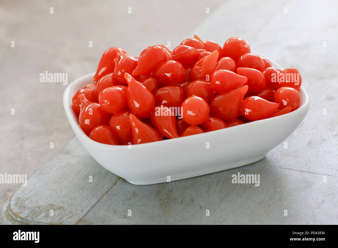 Kleine baby chillies -Fotos und -Bildmaterial in hoher Auflösung – Alamy