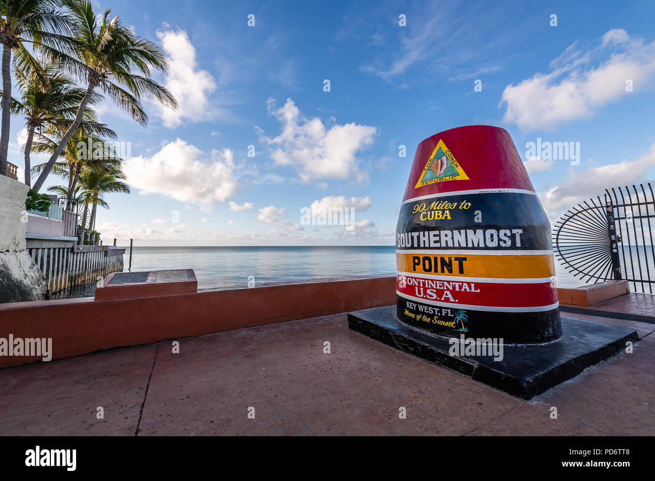 Bunte wahrzeichen boje -Fotos und -Bildmaterial in hoher Auflösung – Alamy