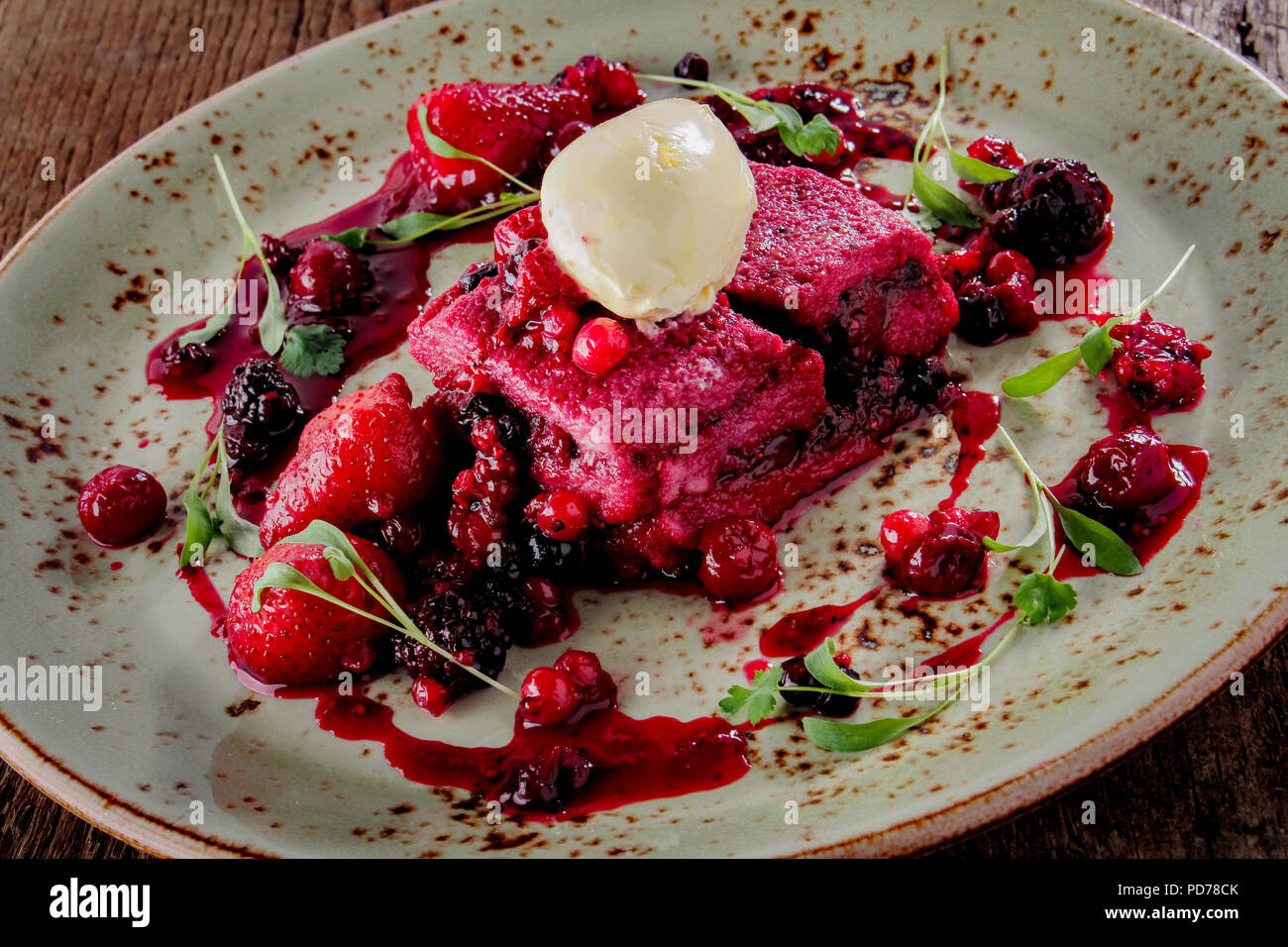 Schwamm pudding -Fotos und -Bildmaterial in hoher Auflösung – Alamy