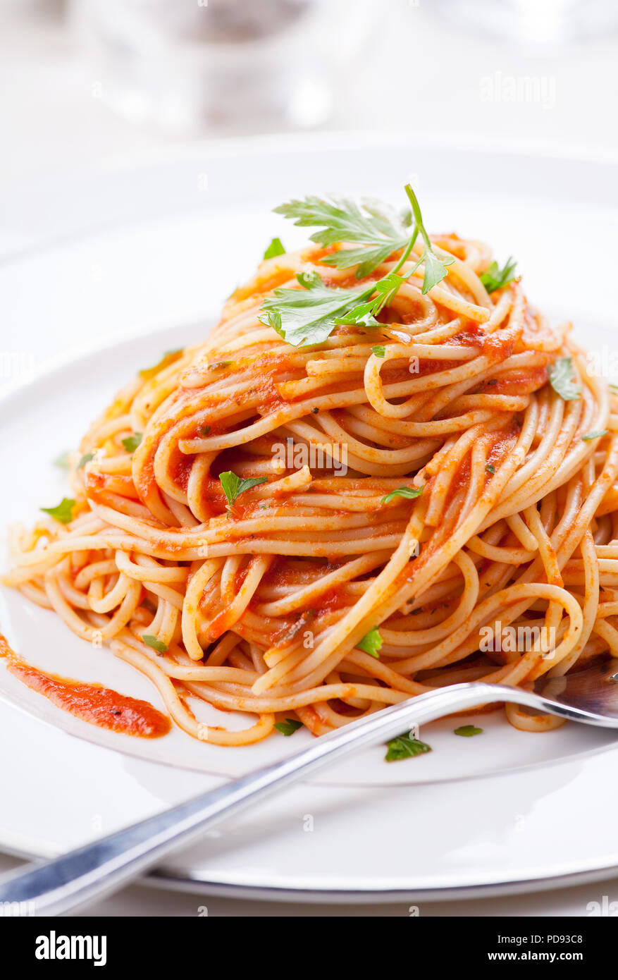 Teller Spaghetti Tomatensauce Stockfotos und -bilder Kaufen - Alamy