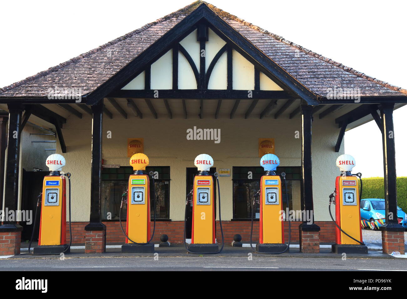 Shell gas station history -Fotos und -Bildmaterial in hoher Auflösung ...