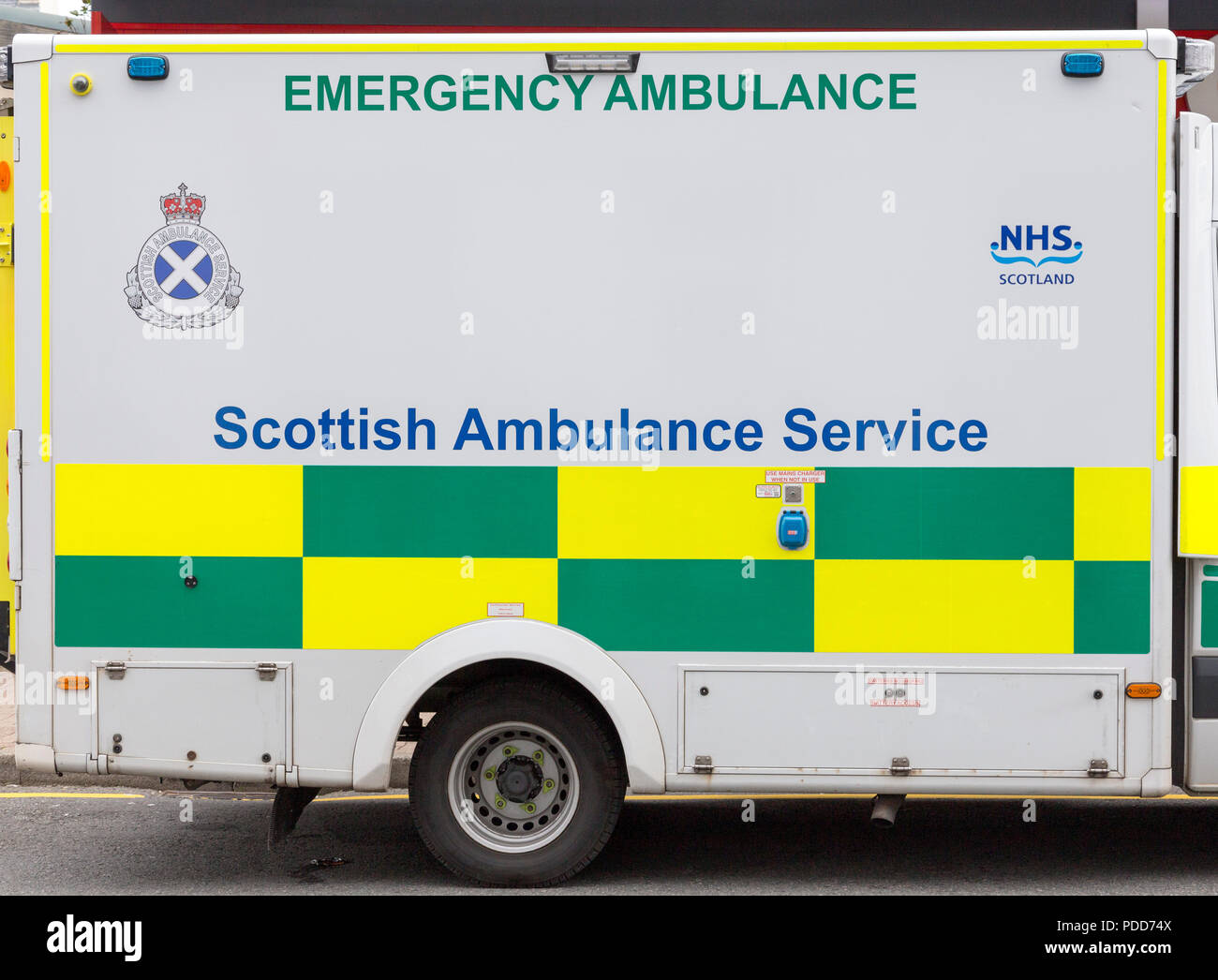 Scottish ambulance service -Fotos und -Bildmaterial in hoher Auflösung ...