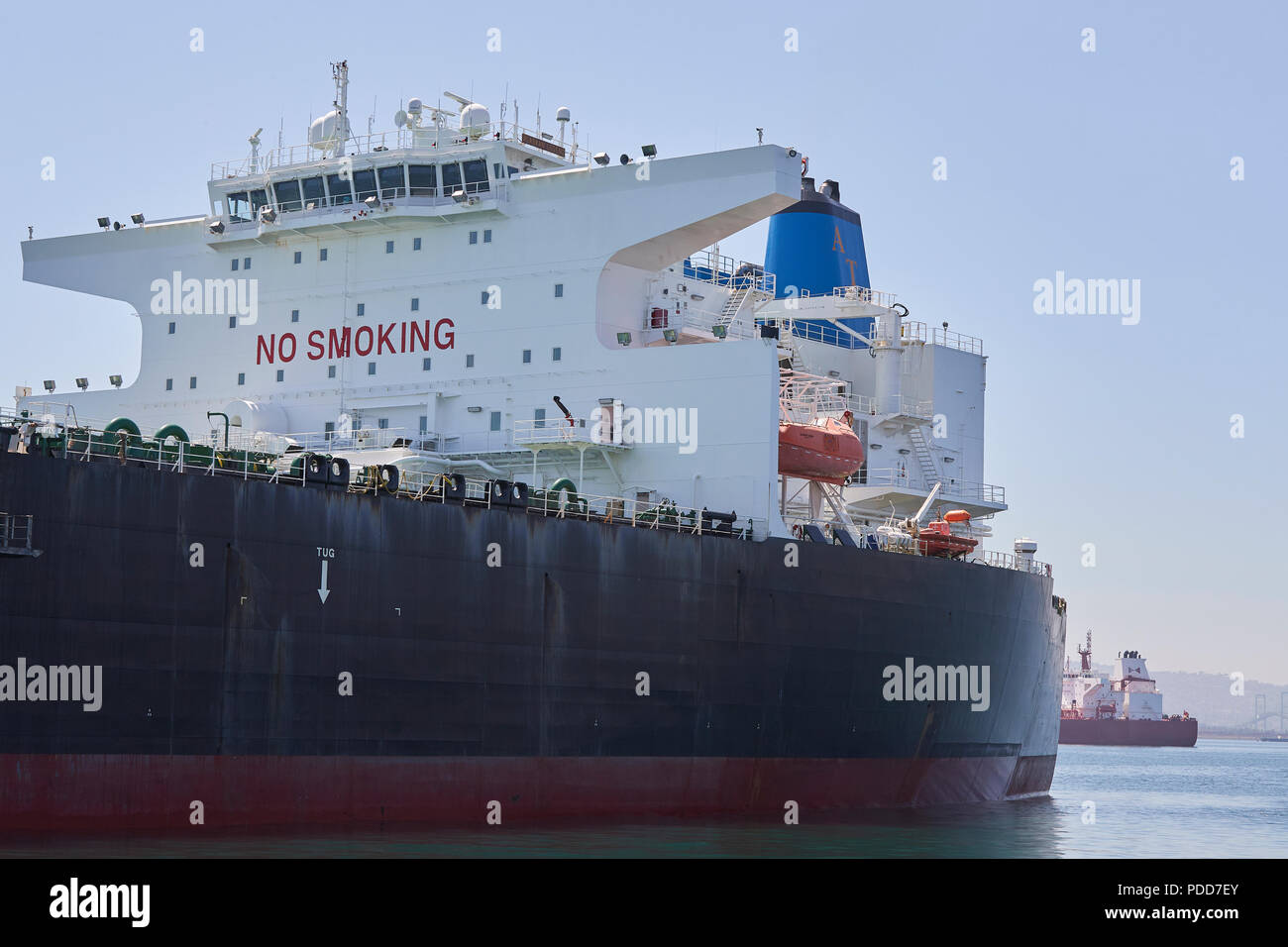 Supertanker im hafen -Fotos und -Bildmaterial in hoher Auflösung – Alamy