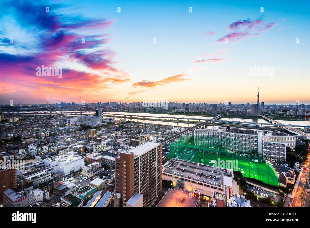 Blick Auf Die Skyline Der Stadt Aus Der Vogelperspektive Stockfotos und ...