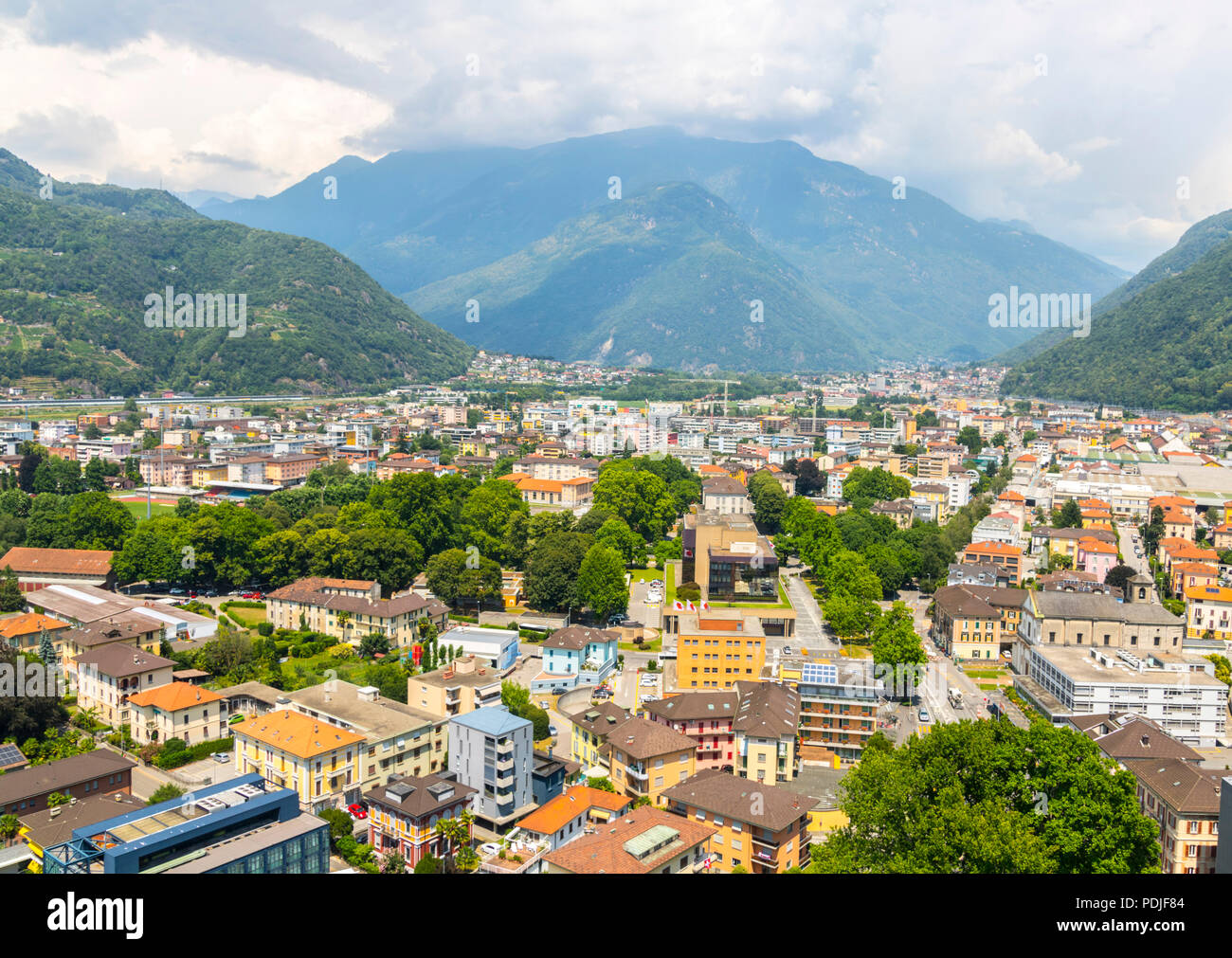 Bellinzona town -Fotos und -Bildmaterial in hoher Auflösung – Alamy