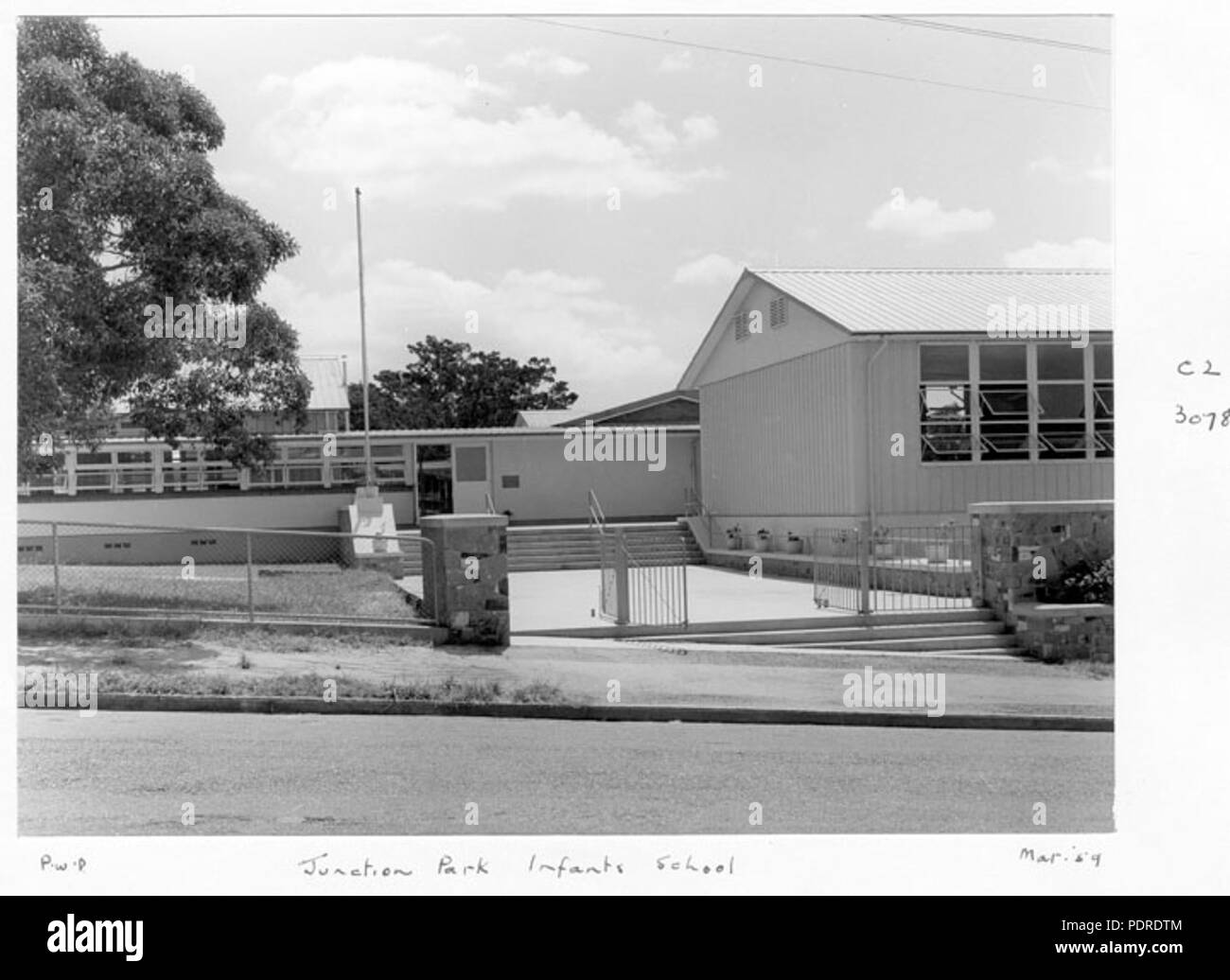 Kleinkinder schule -Fotos und -Bildmaterial in hoher Auflösung – Alamy