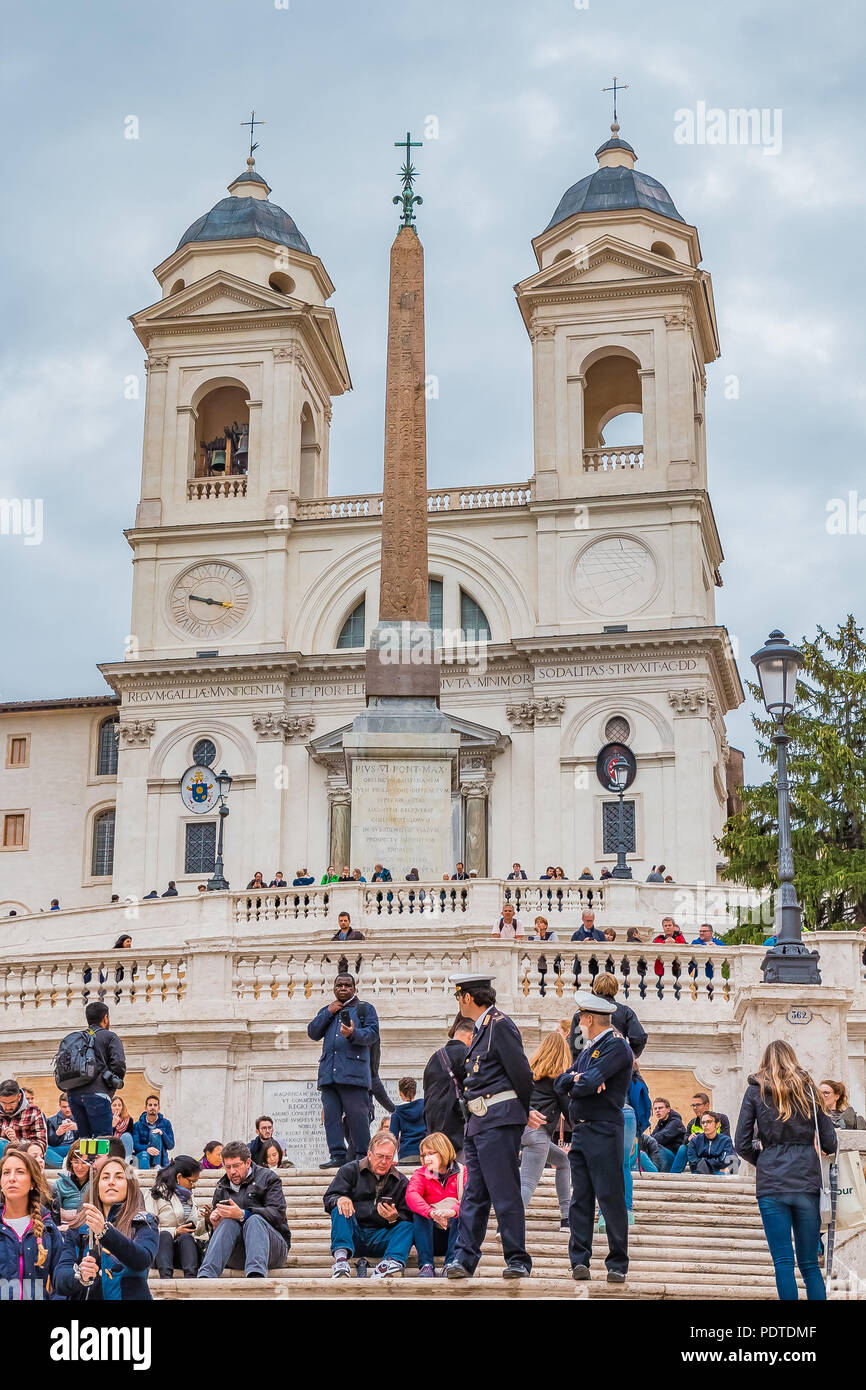 Spanische treppe rom 2016 -Fotos und -Bildmaterial in hoher Auflösung ...