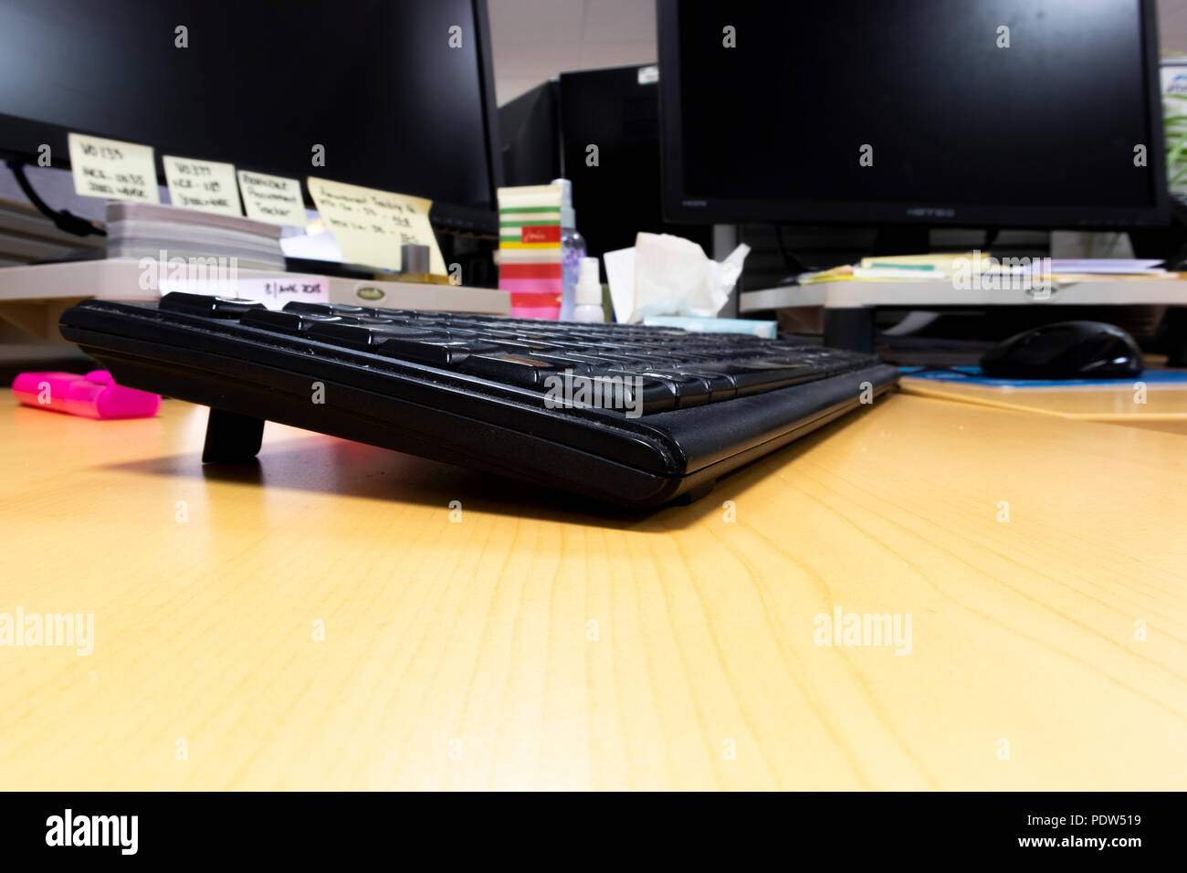 Computer workstations -Fotos und -Bildmaterial in hoher Auflösung – Alamy