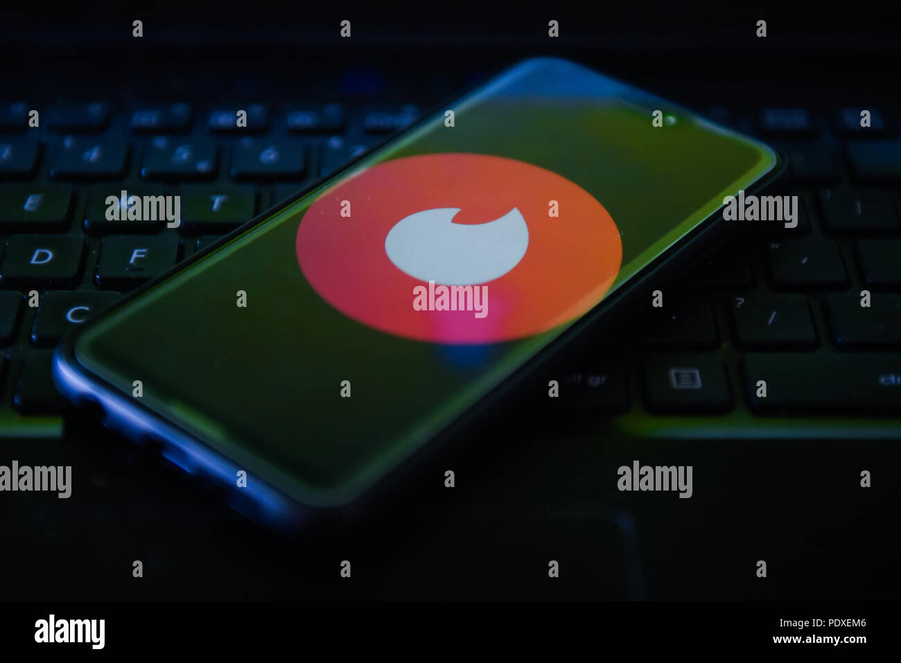 Tinder logo -Fotos und -Bildmaterial in hoher Auflösung – Alamy