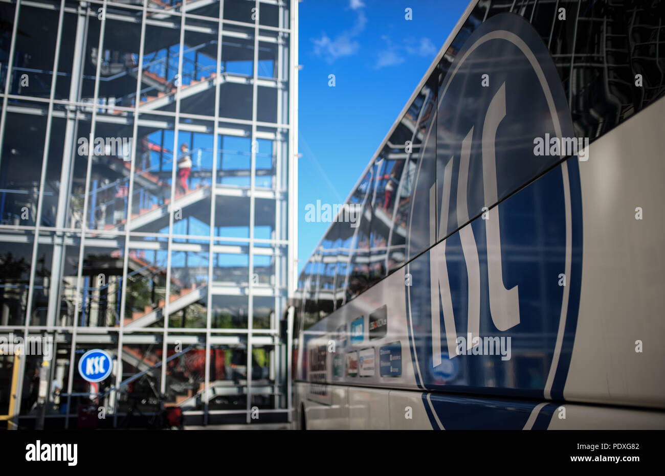 Karlsruher sc logo -Fotos und -Bildmaterial in hoher Auflösung – Alamy