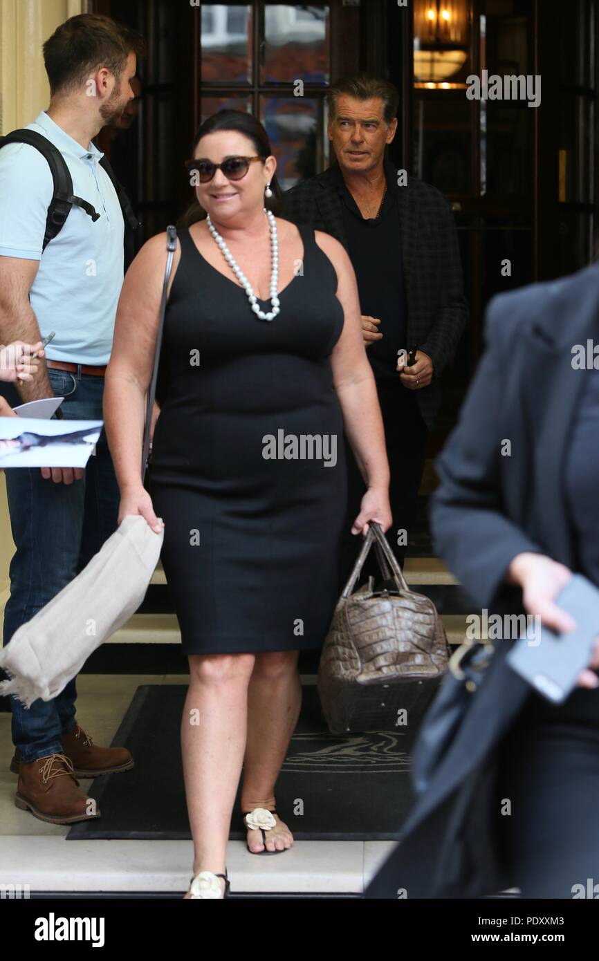 Pierce brosnan und keely shaye smith -Fotos und -Bildmaterial in hoher ...