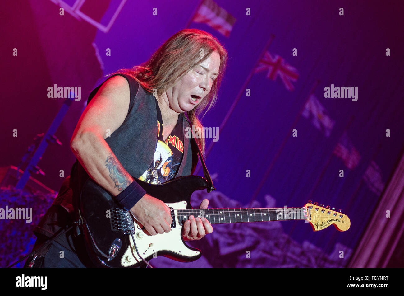 Iron maiden gitarristen -Fotos und -Bildmaterial in hoher Auflösung – Alamy