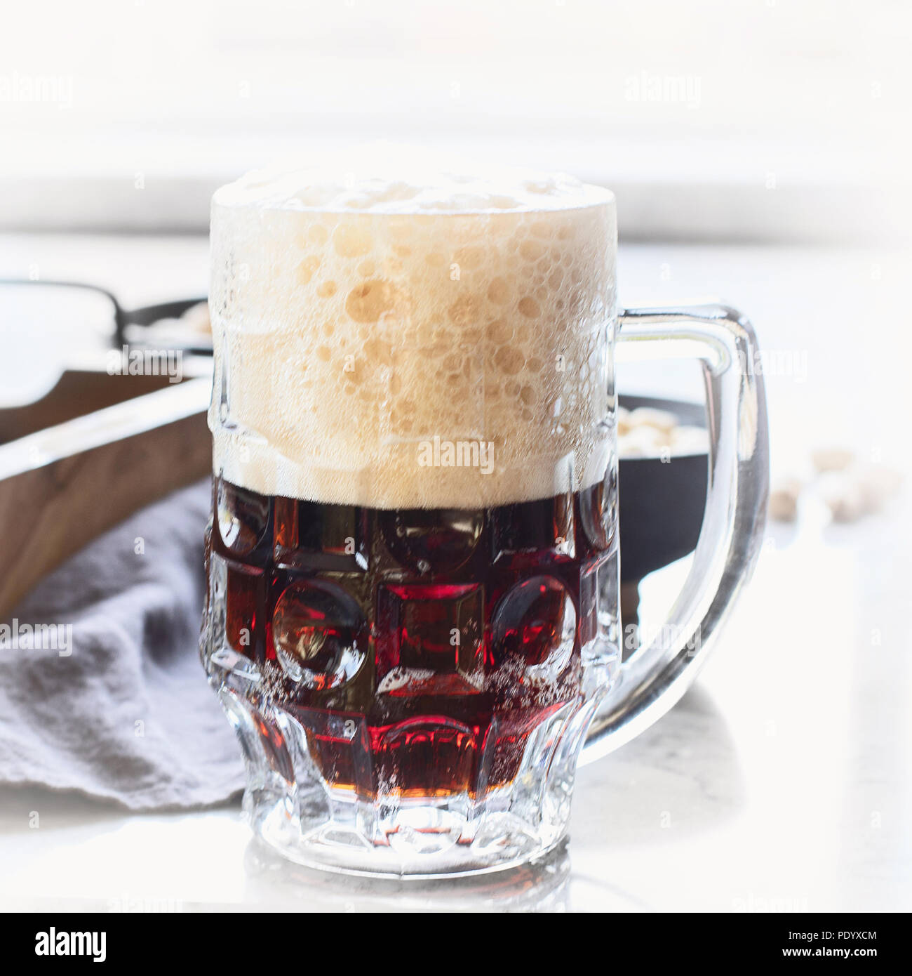 Brauerei snacks -Fotos und -Bildmaterial in hoher Auflösung – Alamy