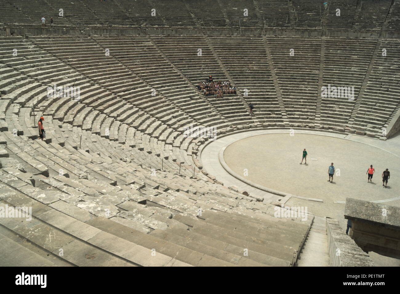 Altes theater von epidaurus -Fotos und -Bildmaterial in hoher Auflösung ...