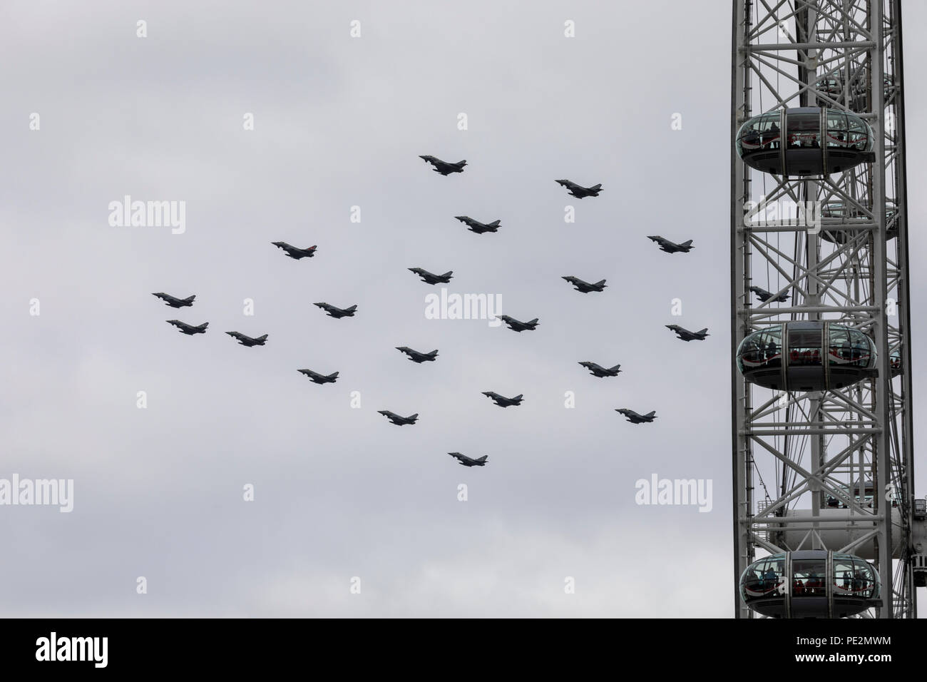 Typhoon formation -Fotos und -Bildmaterial in hoher Auflösung – Alamy
