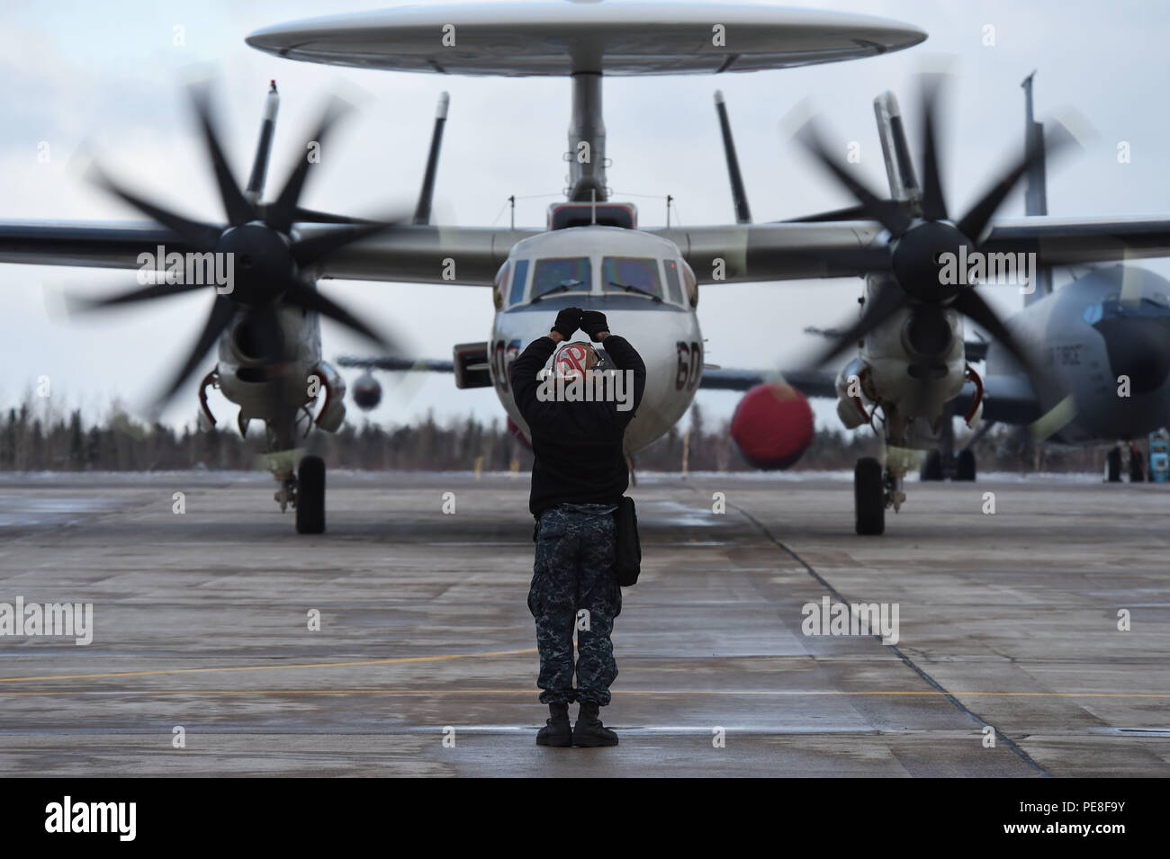 U.S. Navy Petty Officer 3rd Class Pedro del Angel, Luftfahrt Techniker ...