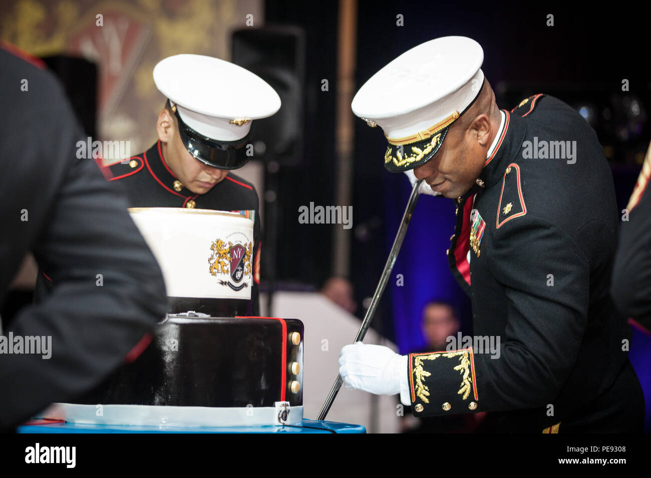 Die 18 Sergeant Major des Marine Corps, Ronald L. Grün, besucht die 240 ...