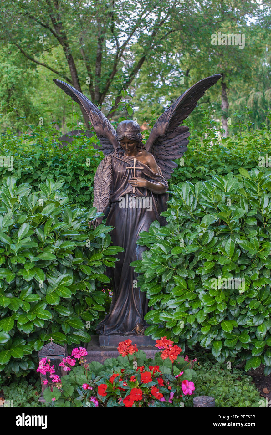 Friedhof engel münchen -Fotos und -Bildmaterial in hoher Auflösung – Alamy