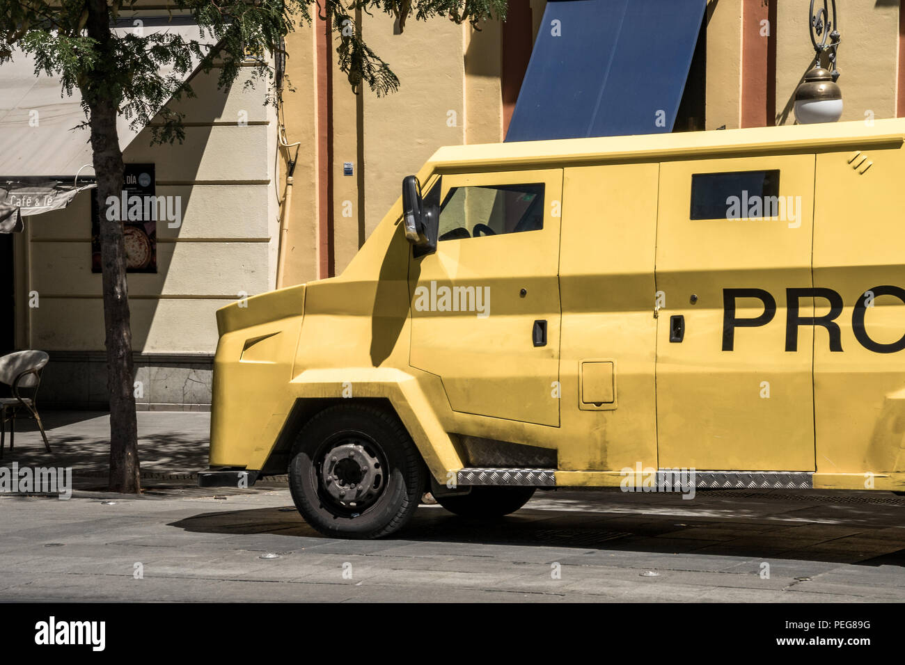 überfall geldtransport -Fotos und -Bildmaterial in hoher Auflösung – Alamy