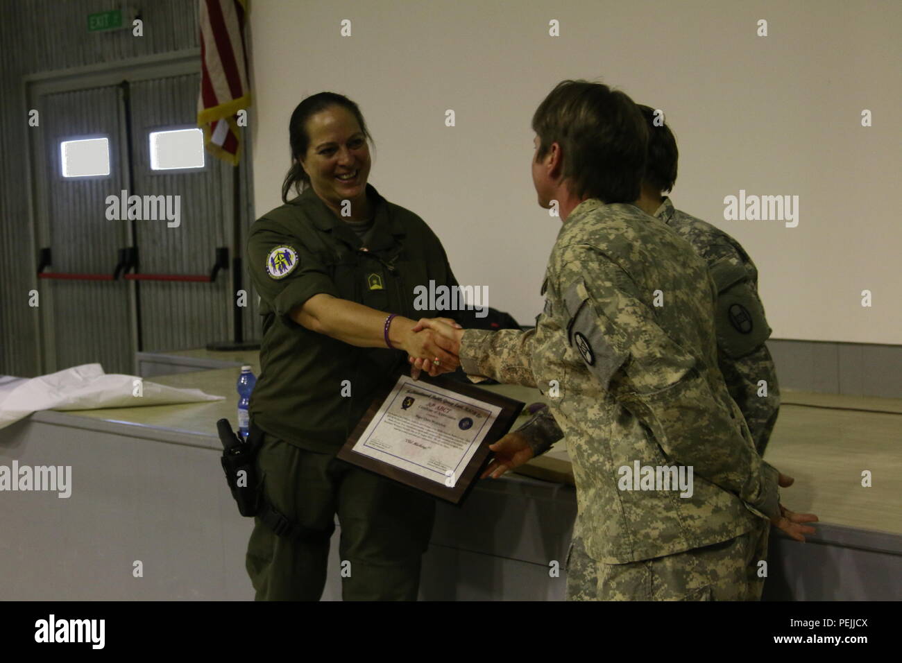 Österreichische Maj. Claire Wohlschak, Geschlecht Berater der Kosovo ...