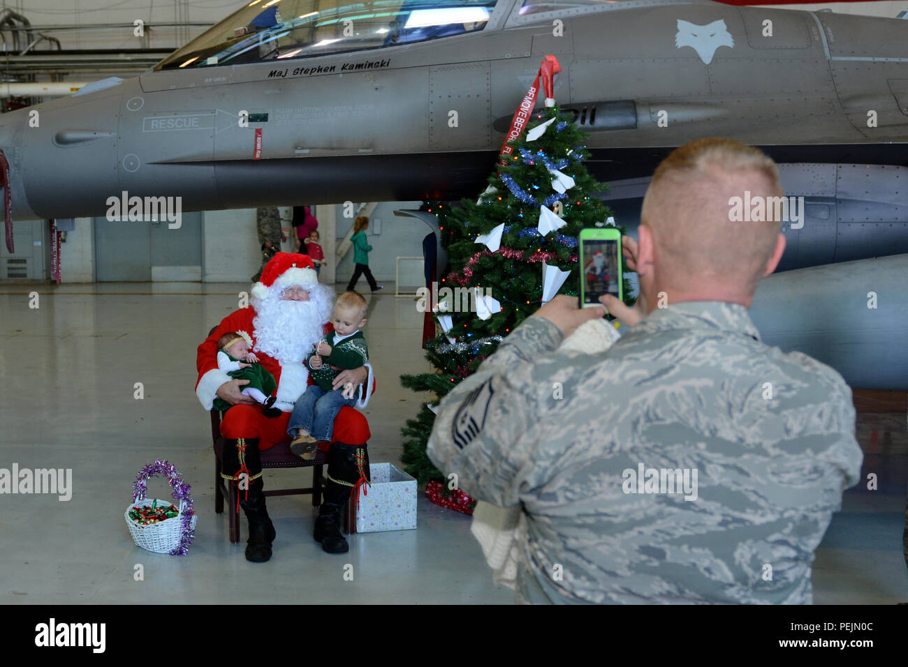 Swamp Fox Flieger und ihre Familien willkommen die Ankunft von Santa ...