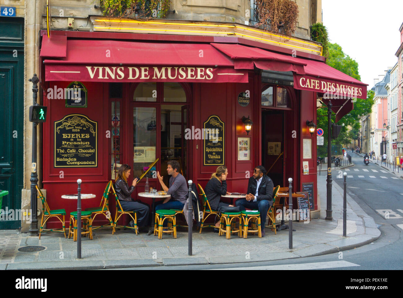 Paris cafe le marais -Fotos und -Bildmaterial in hoher Auflösung – Alamy