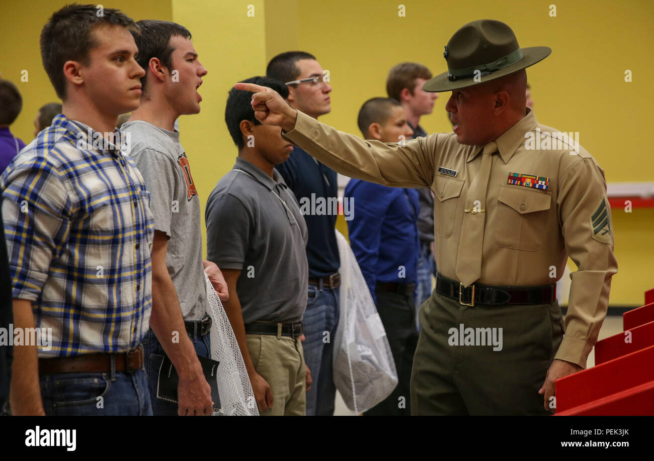 Drill sergeant sagt -Fotos und -Bildmaterial in hoher Auflösung – Alamy