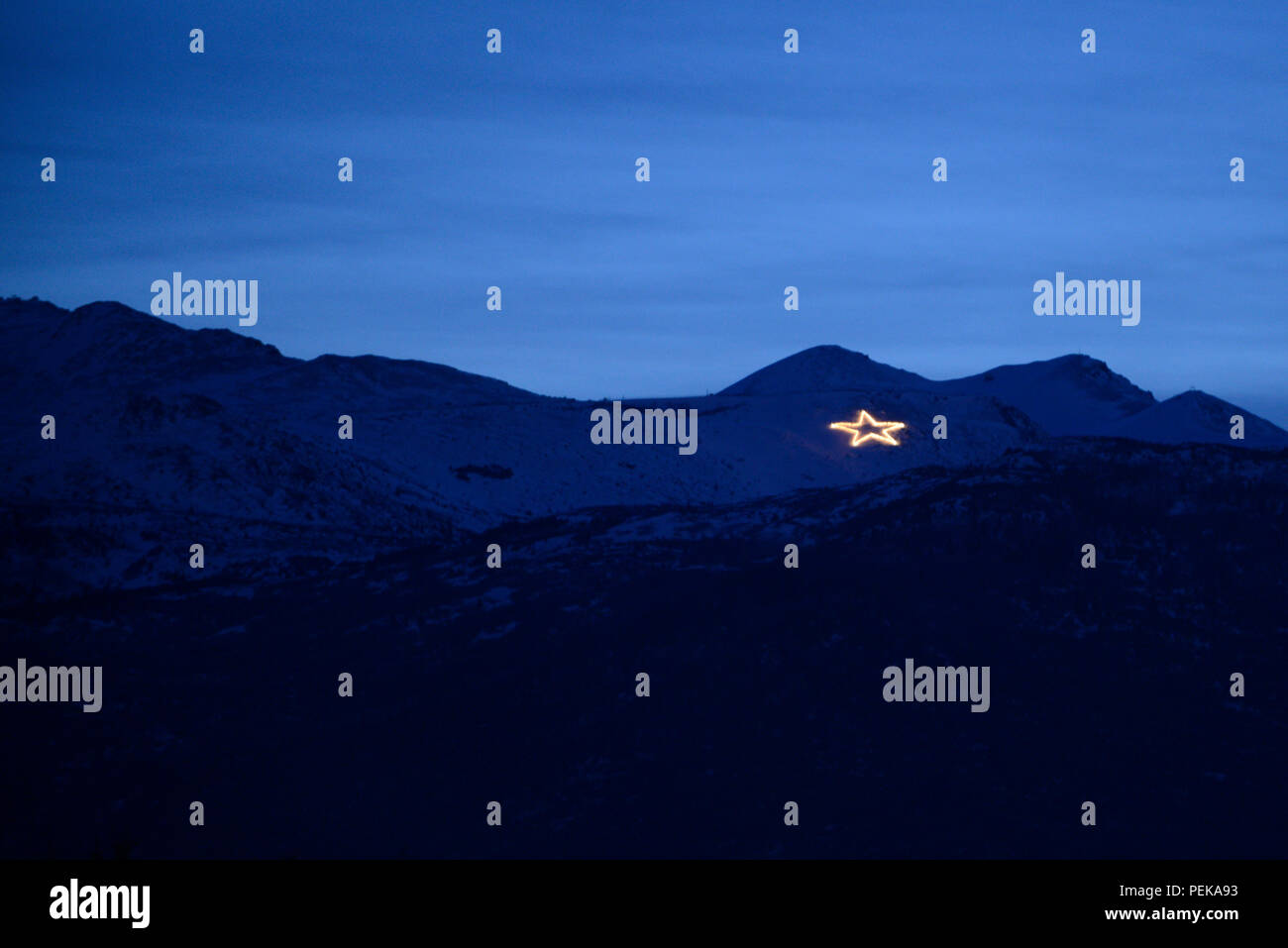 Die Weihnachts Stern leuchtet am Himmel auf dem Berg Gordon Lyon in die ...