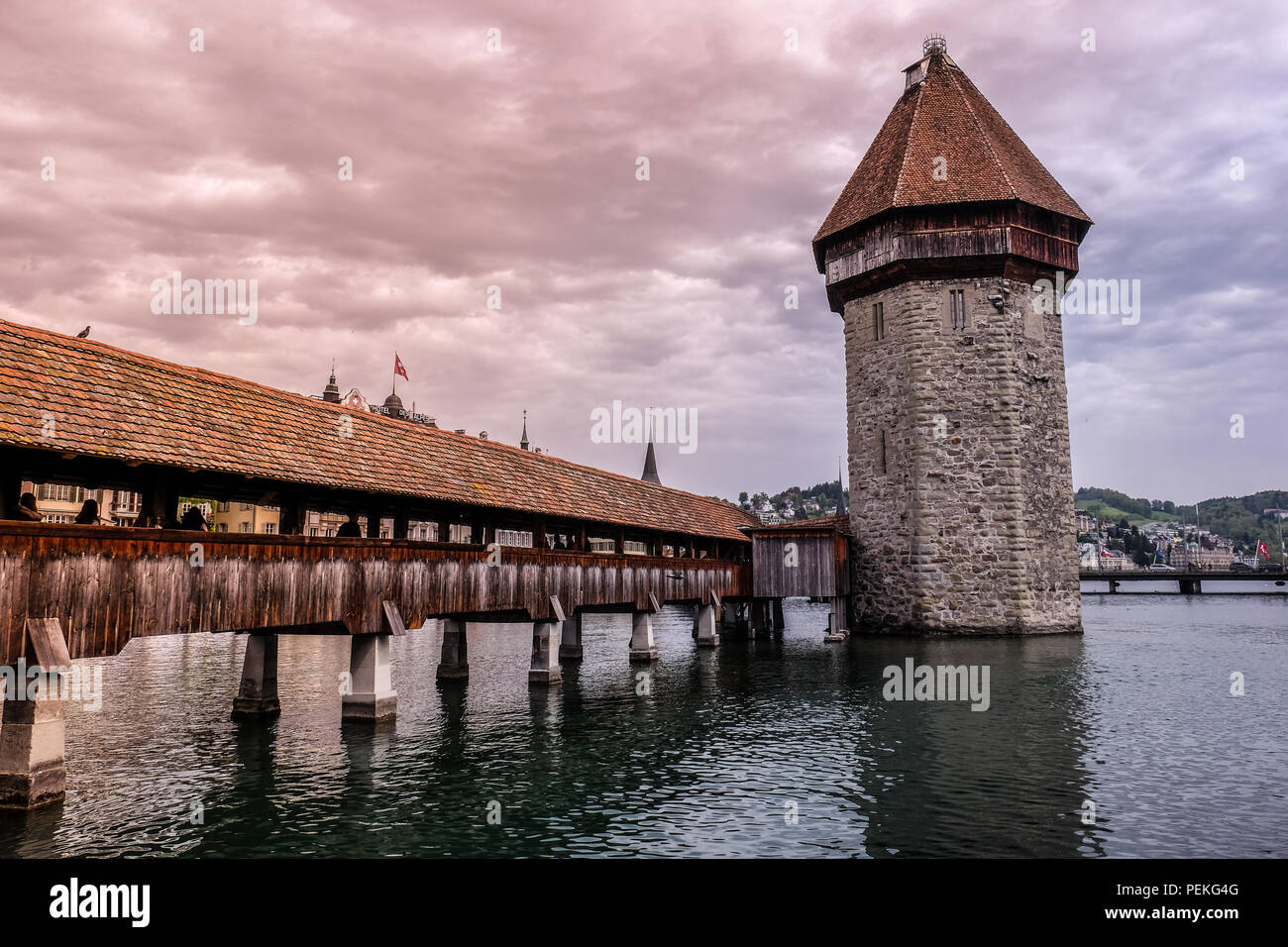 Kapellbrücke luzern -Fotos und -Bildmaterial in hoher Auflösung – Alamy
