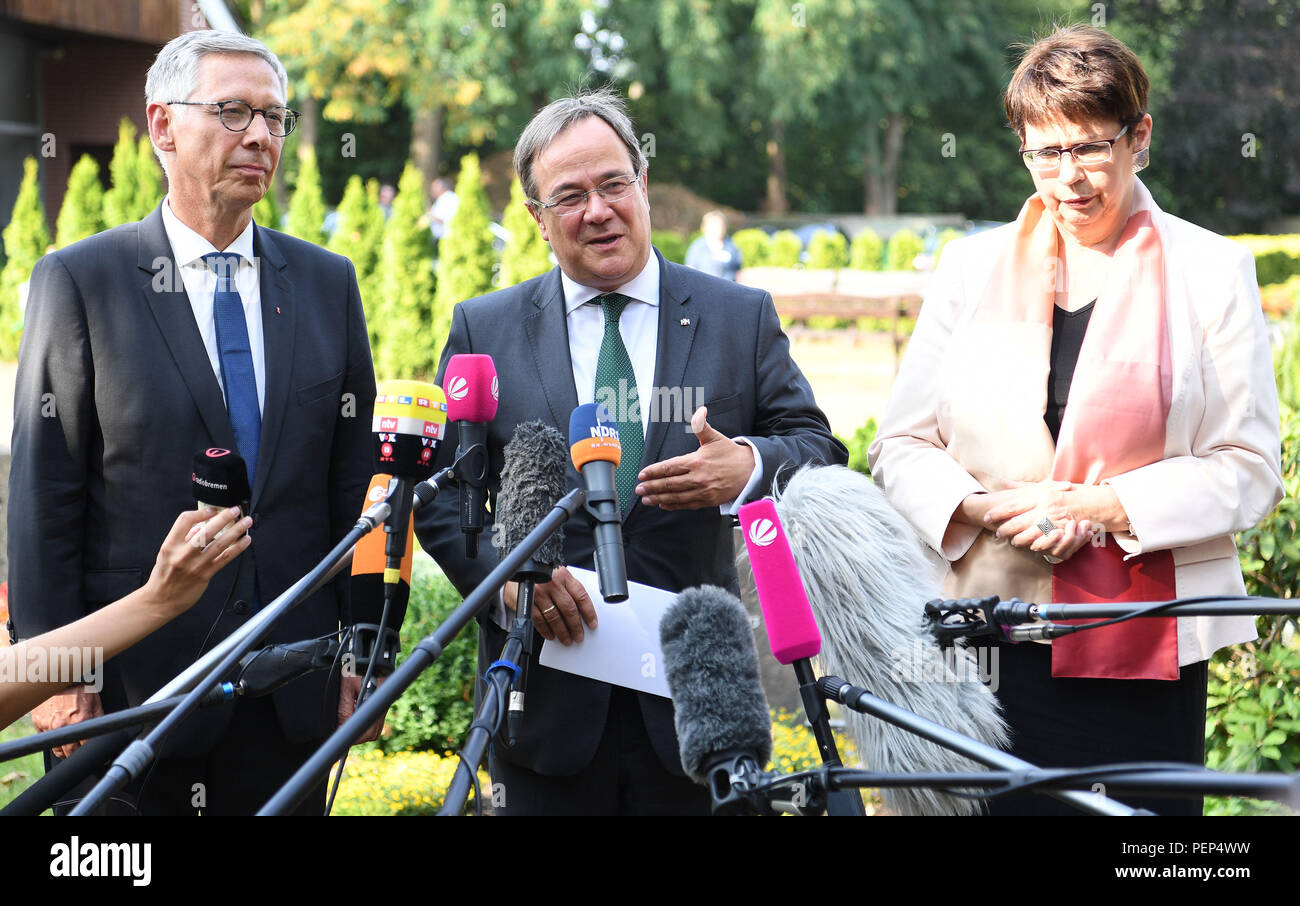 Heiligenrode, Deutschland. 16 Aug, 2018. Carsten Sieling (SPD, L-R ...