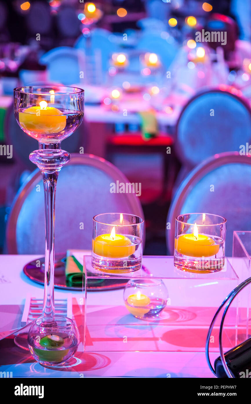 Romantic dinner candles -Fotos und -Bildmaterial in hoher Auflösung – Alamy
