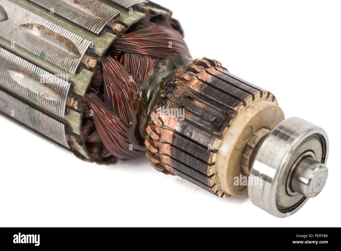 Beschädigte Elektromotor Anker, isoliert auf weißem Hintergrund ...