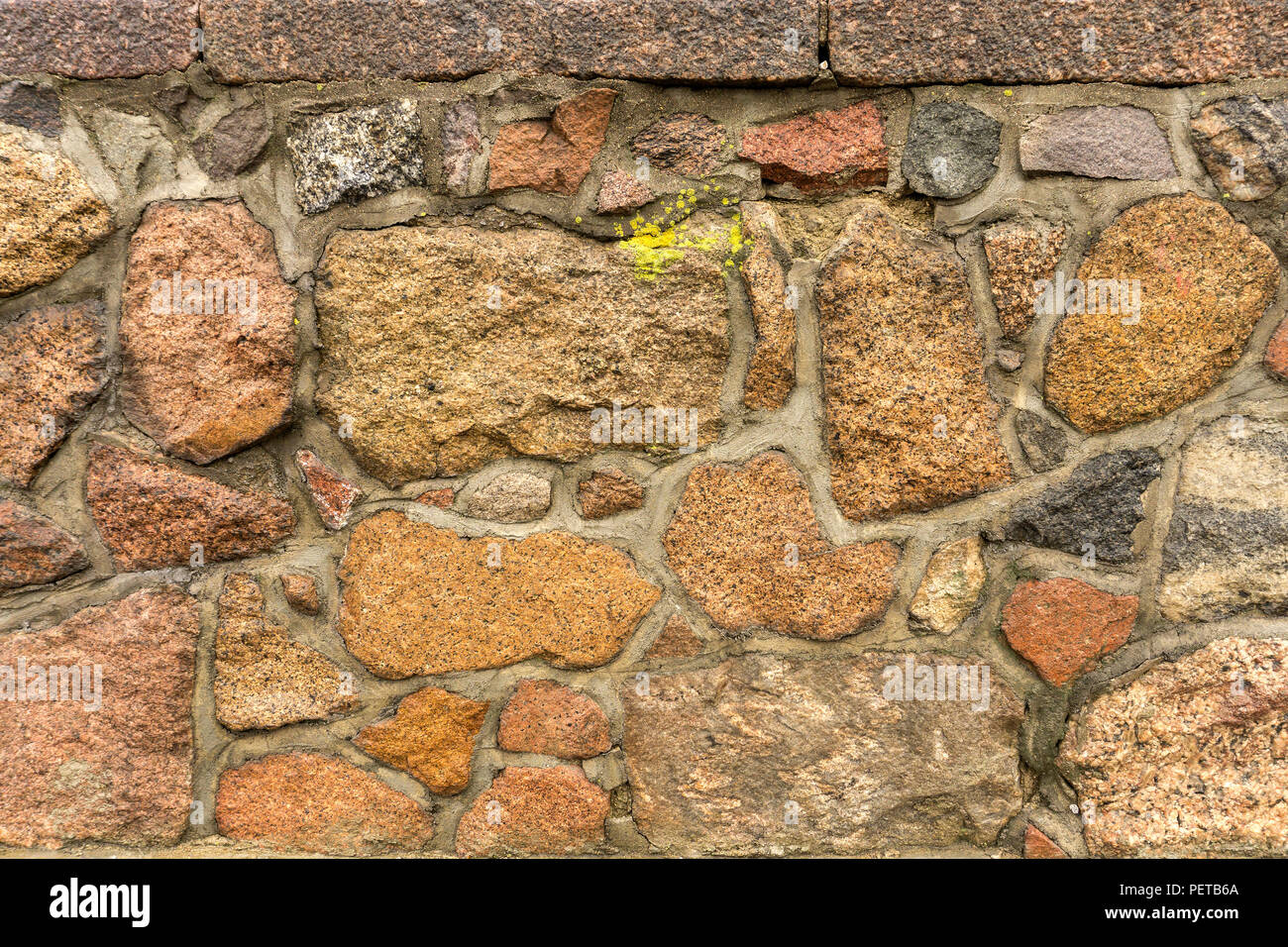 Stützmauer aus granit -Fotos und -Bildmaterial in hoher Auflösung – Alamy