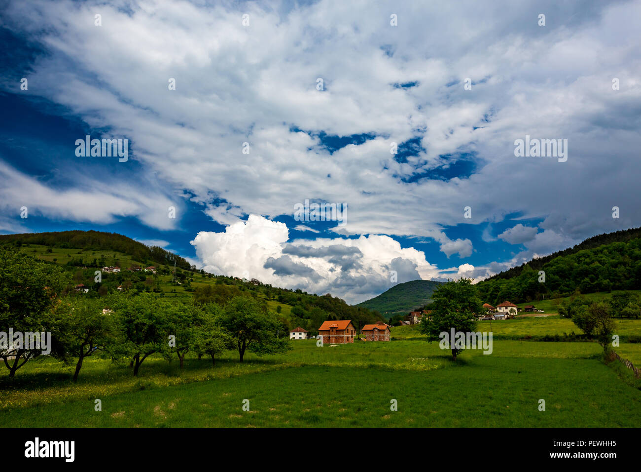 Serbian countryside -Fotos und -Bildmaterial in hoher Auflösung – Alamy