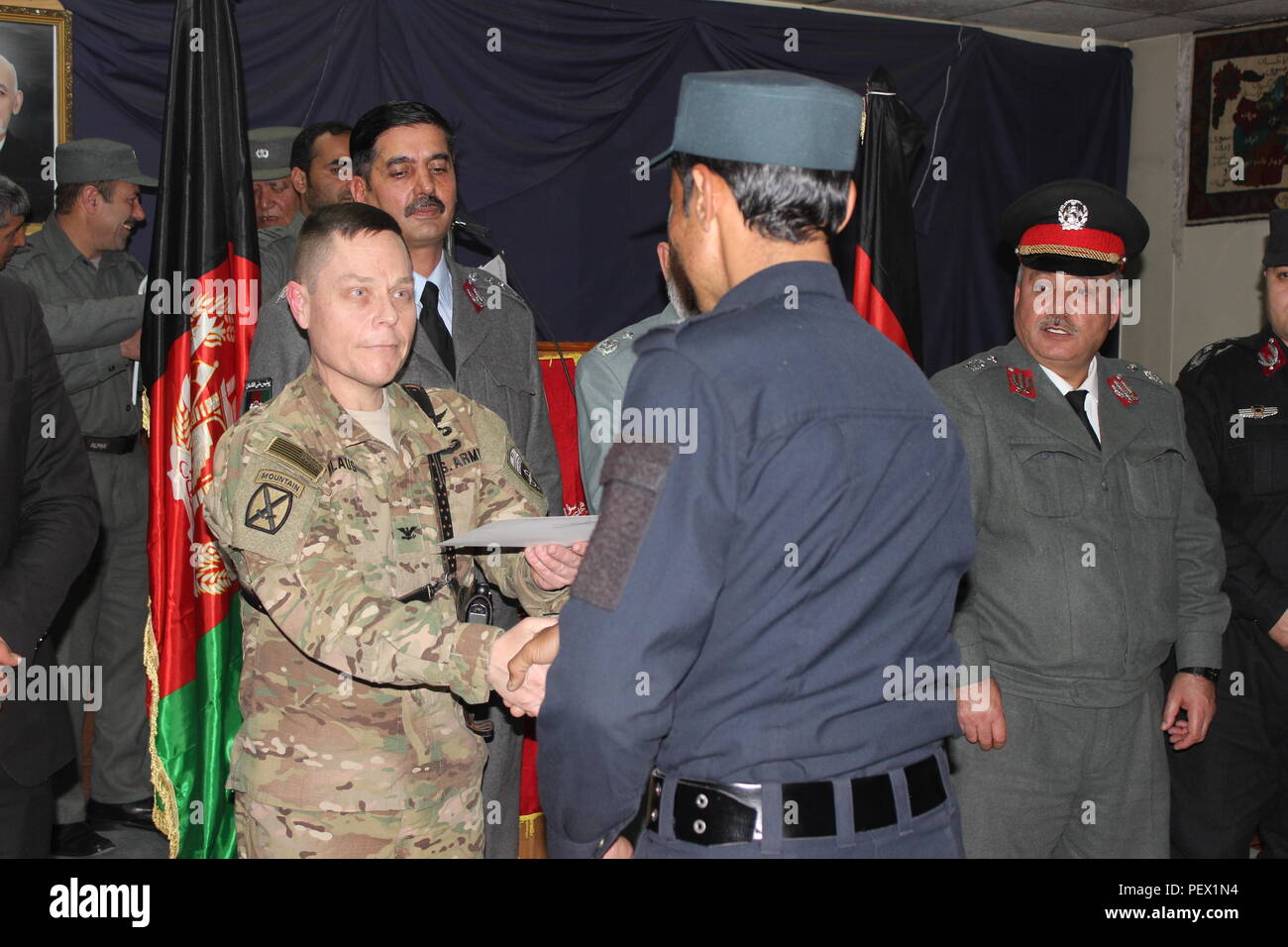 U.S. Army Colonel Jay F. Klaus, Direktor, Zähler - IED Direktion ...