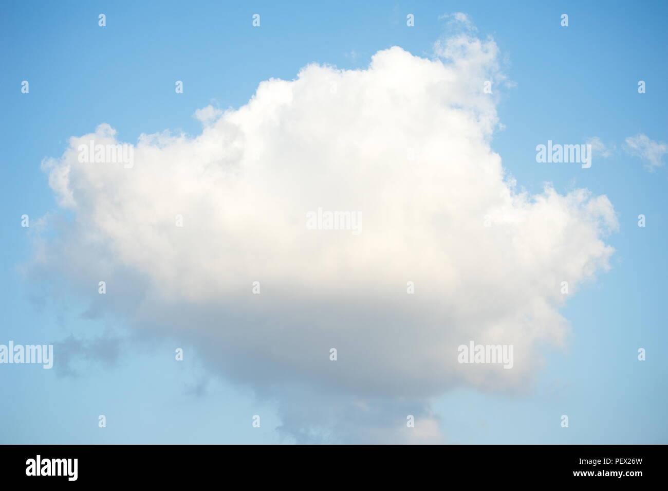 Die form der wolken -Fotos und -Bildmaterial in hoher Auflösung – Alamy