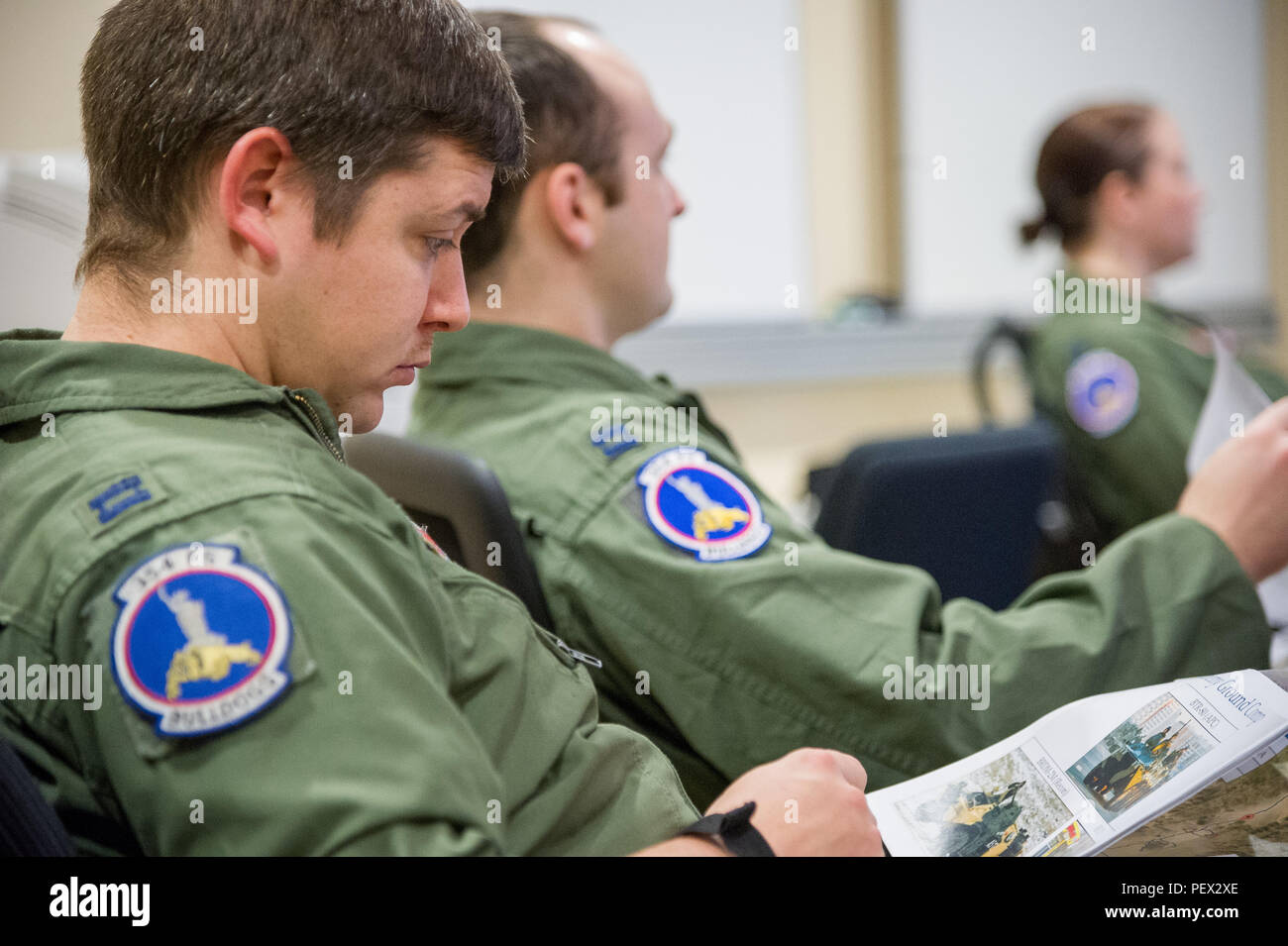 Fighter pilots briefing -Fotos und -Bildmaterial in hoher Auflösung – Alamy