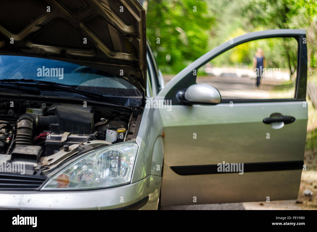 Motor defekt -Fotos und -Bildmaterial in hoher Auflösung – Alamy
