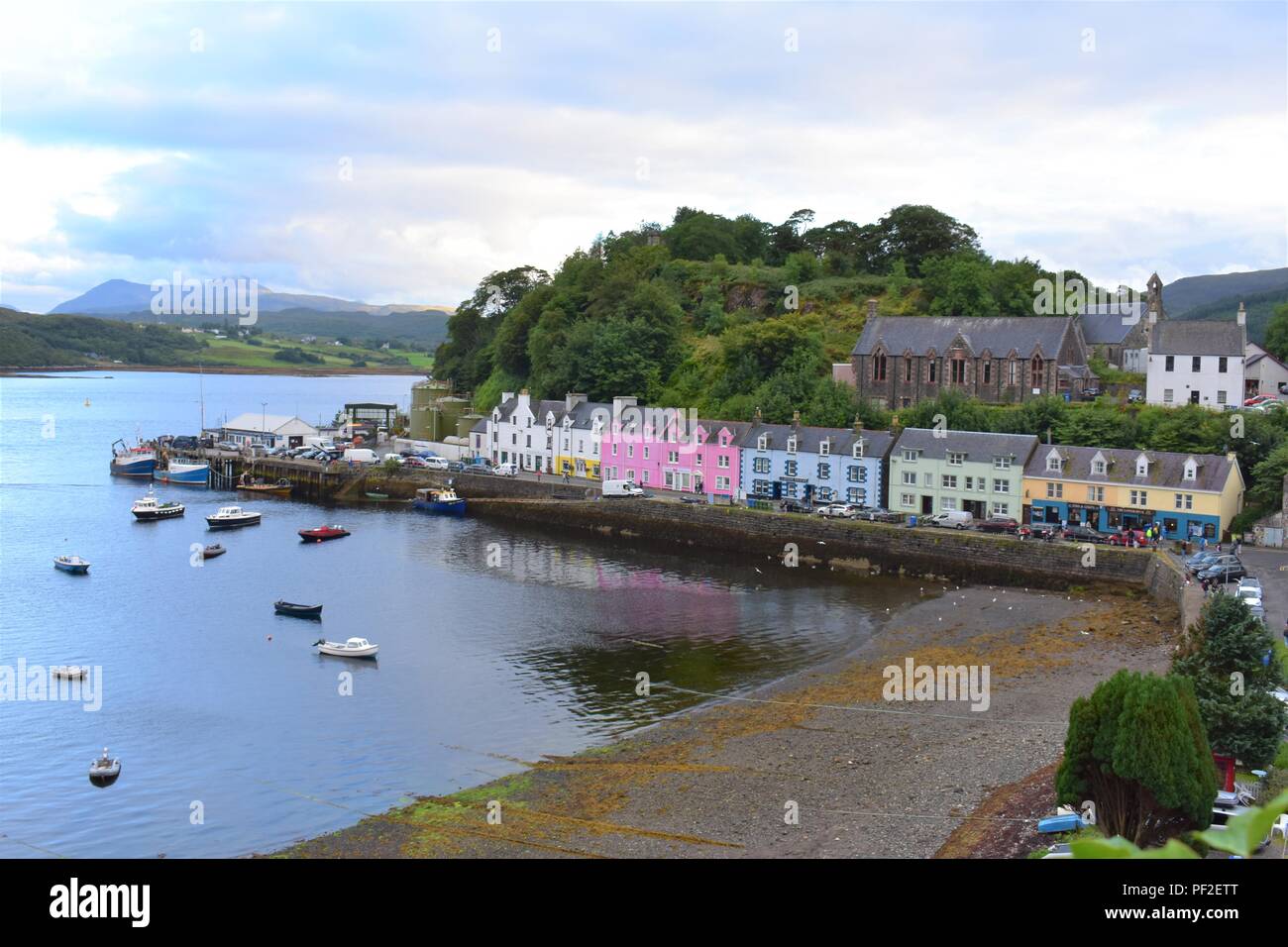 Portree waterfront isle skye scotland -Fotos und -Bildmaterial in hoher ...