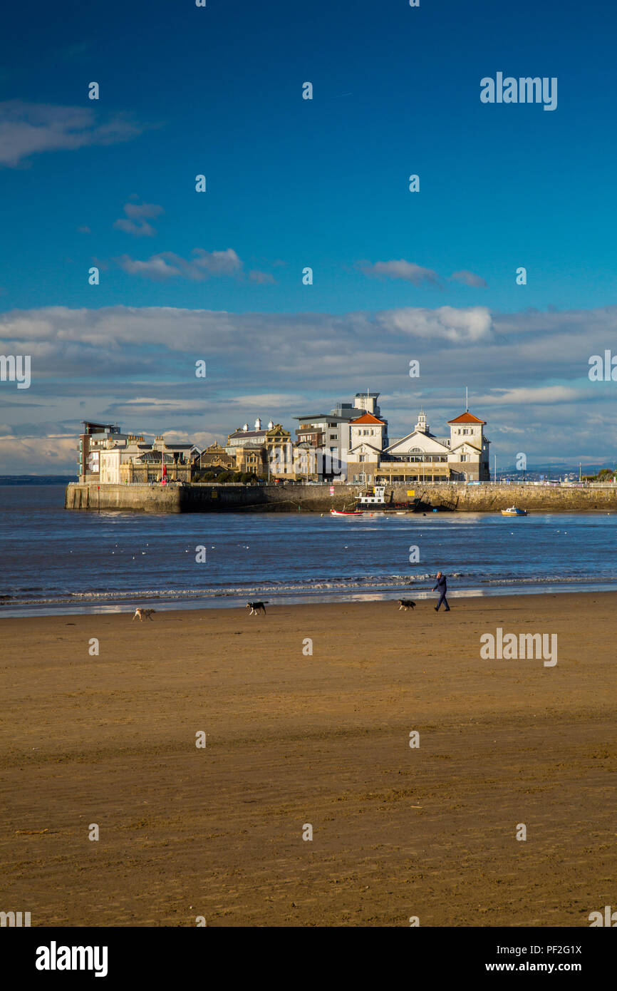 Urlauber am strand von weston super mare in somerset -Fotos und ...