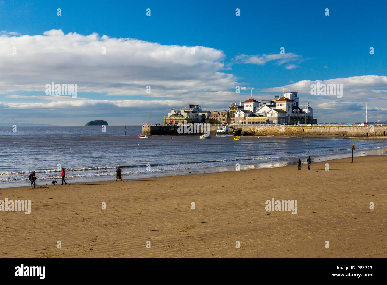Urlauber am strand von weston super mare in somerset -Fotos und ...