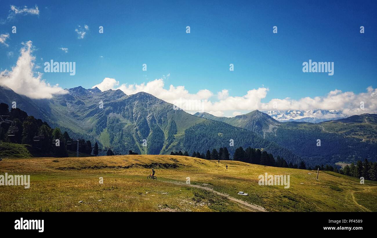 Schweiz alpen fort -Fotos und -Bildmaterial in hoher Auflösung – Alamy
