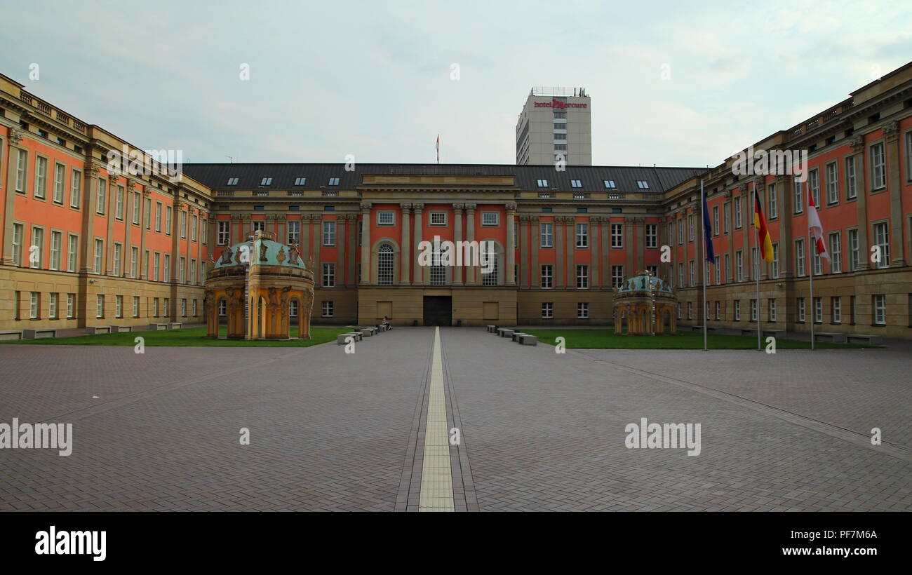 Landtag brandenburg -Fotos und -Bildmaterial in hoher Auflösung – Alamy