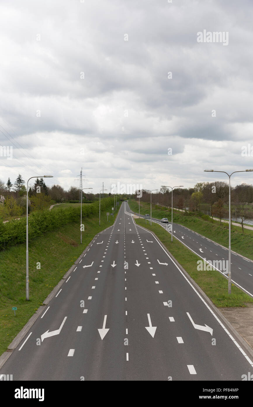 Stadion autobahn -Fotos und -Bildmaterial in hoher Auflösung – Alamy