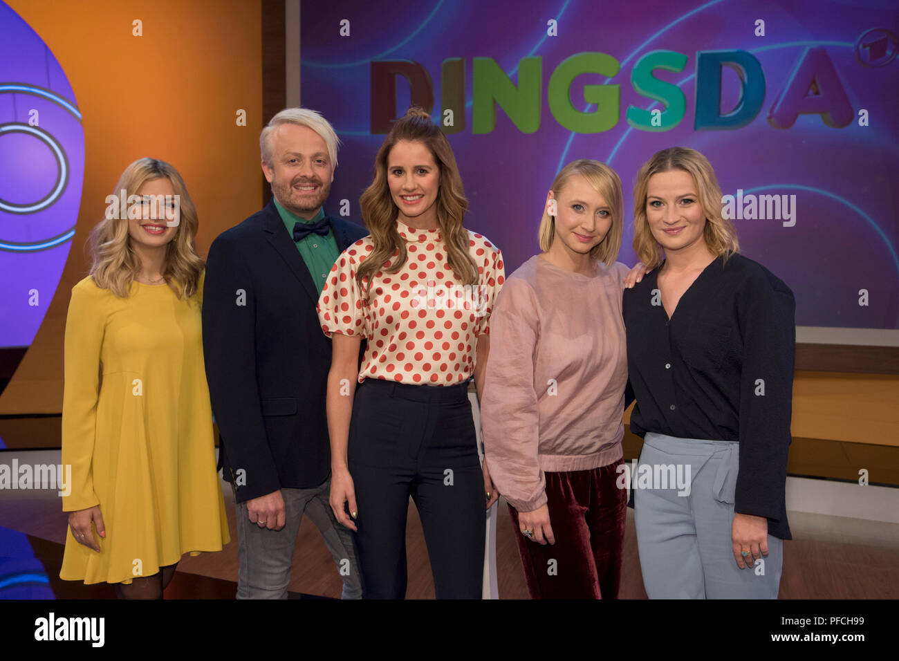 Von links: Susan Sideropoulos, Deutschland, Schauspielerin, Ross ...
