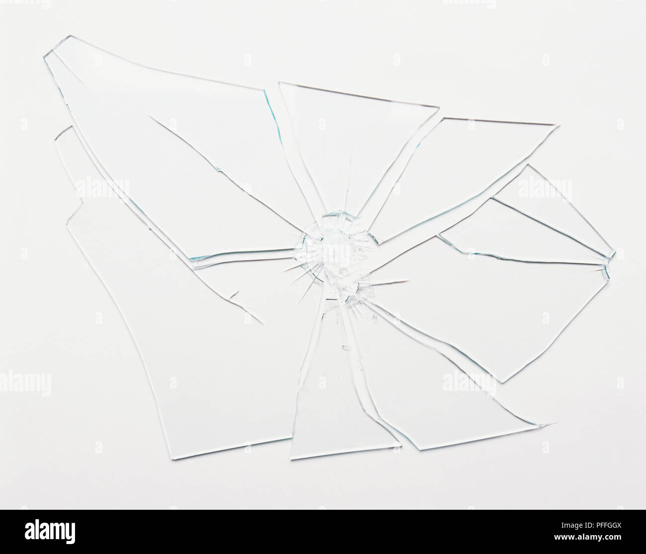 Klar gebrochenes glas -Fotos und -Bildmaterial in hoher Auflösung – Alamy