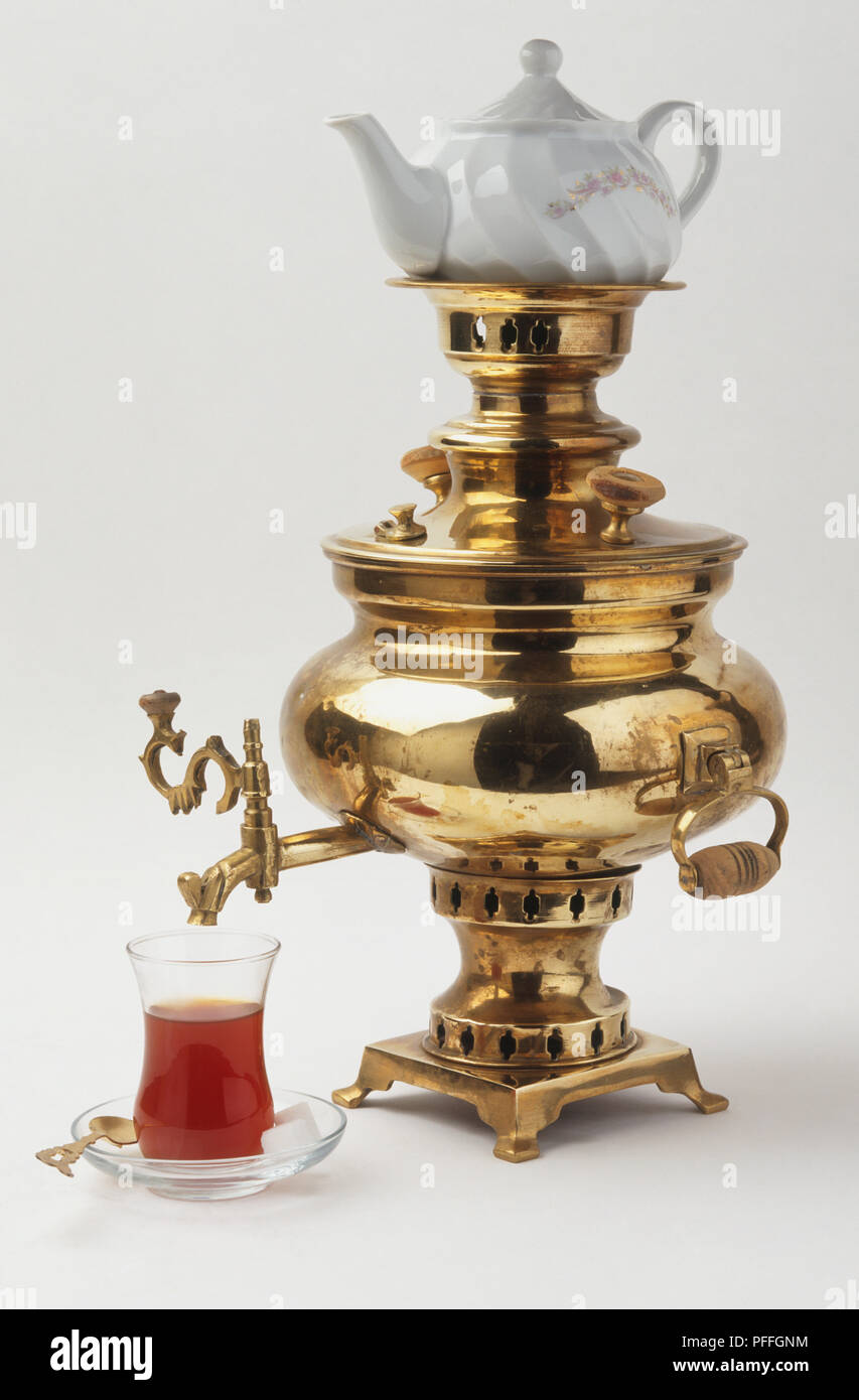 Russischer samowar -Fotos und -Bildmaterial in hoher Auflösung – Alamy