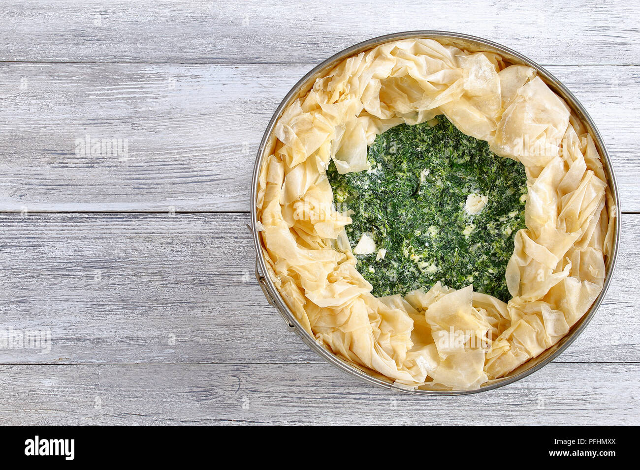 Mediterrane griechische Spinat Feta Käse Kuchen oder spanakopita zum ...