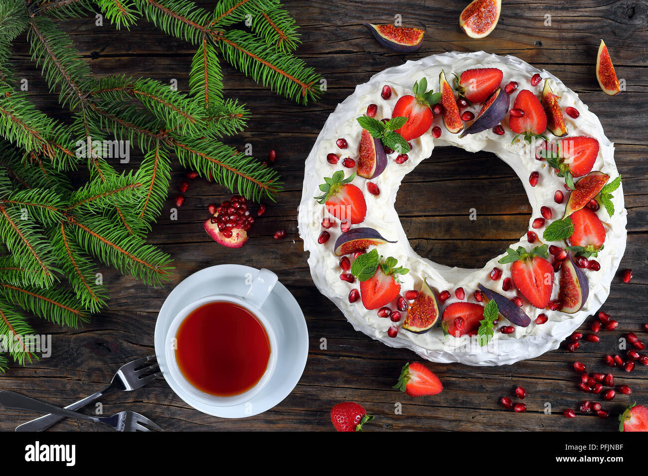 Kranz kuchen -Fotos und -Bildmaterial in hoher Auflösung – Alamy