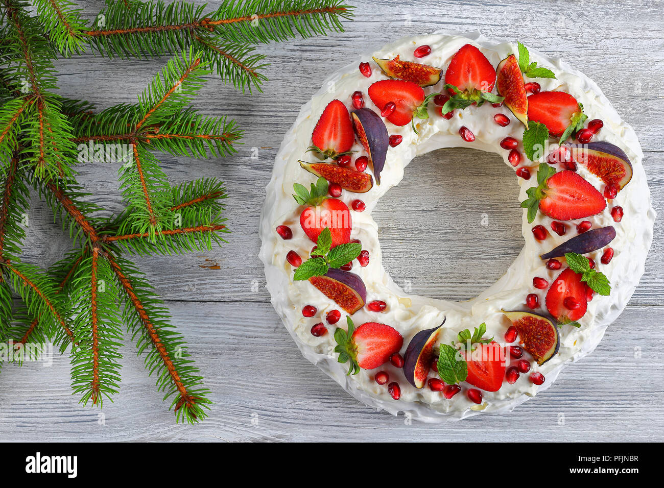 Kranz kuchen -Fotos und -Bildmaterial in hoher Auflösung – Alamy